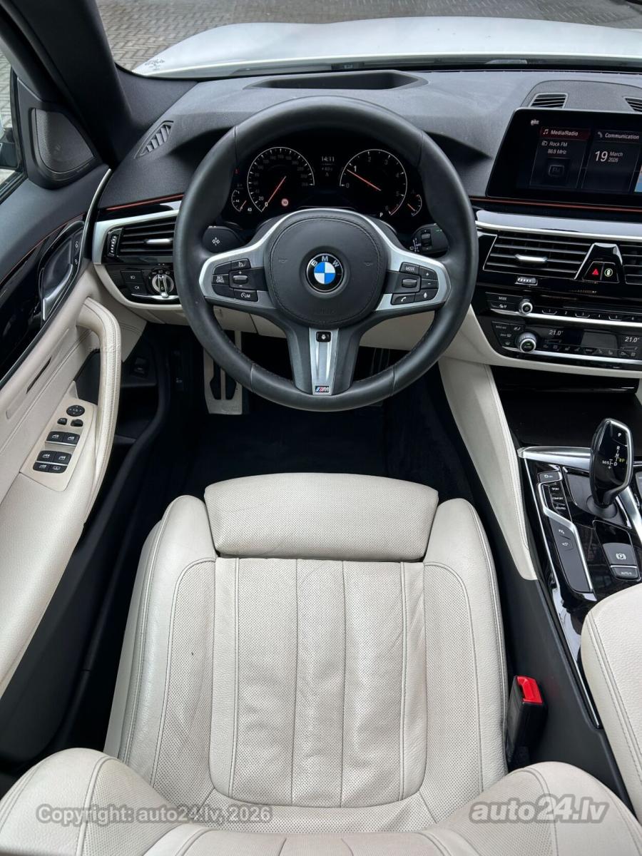 Balts BMW 5 Series 2019 Tallina, ar dzinēja tilpumu 3.00 L un nobraukumu 113 tūkst. km par 33900 €, foto 12 vietnē AUTOMOTO.COM.LV