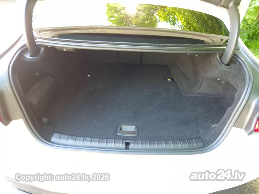 White BMW 5 Series 2020 in Tallinn, with an engine capacity of 2.00 L and mileage of 135 thousand km for 31000 €, photo 13 on AUTOMOTO.COM.LV