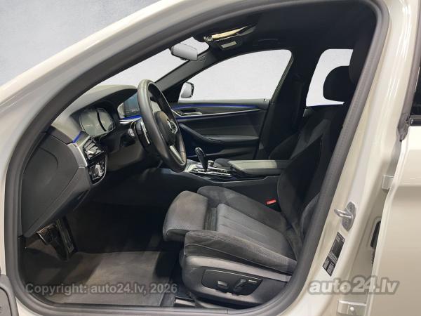 Balts BMW 5 Series 2021 Tallina, ar dzinēja tilpumu 2.00 L un nobraukumu 113 tūkst. km par 32900 €, foto 10 vietnē AUTOMOTO.COM.LV