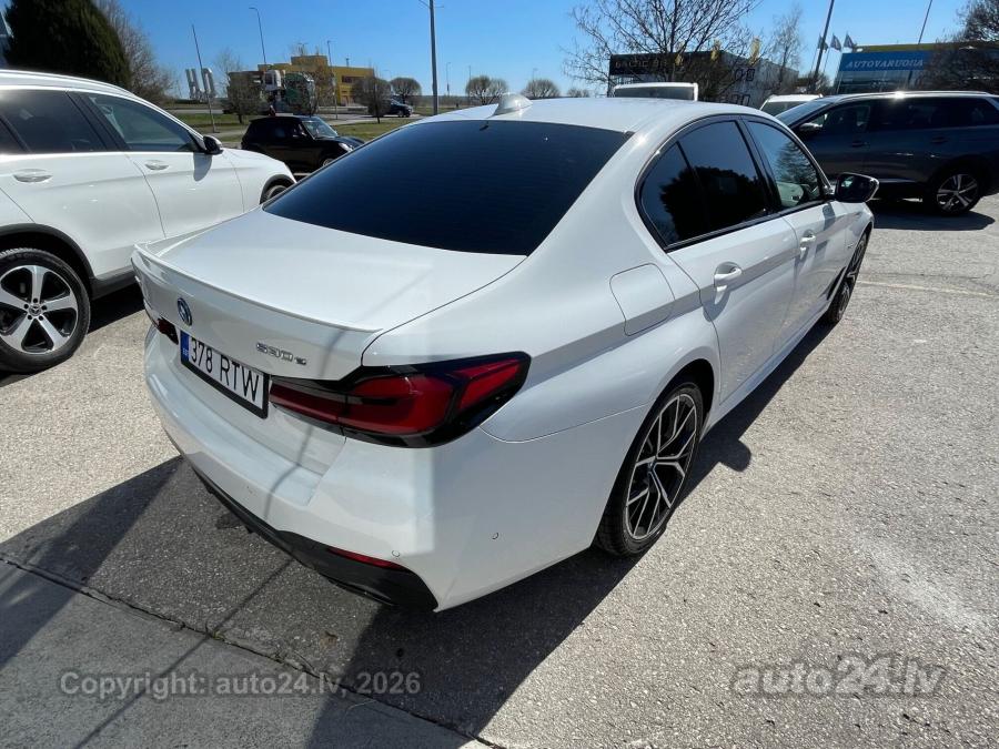Balts BMW 5 Series 2023 Tartu, ar dzinēja tilpumu 2.00 L un nobraukumu 48 tūkst. km par 44990 €, foto 6 vietnē AUTOMOTO.COM.LV