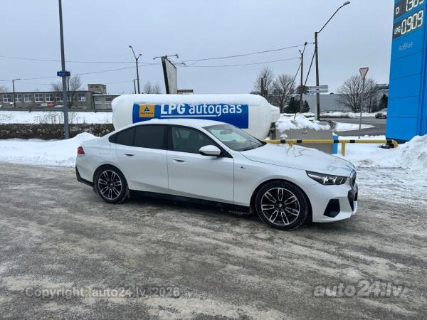 Balts BMW 5 Series 2024 Tallina, ar dzinēja tilpumu 2.00 L un nobraukumu 183 tūkst. km par 42600 €, foto 2 vietnē AUTOMOTO.COM.LV