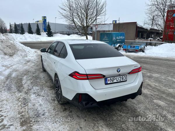 Balts BMW 5 Series 2024 Tallina, ar dzinēja tilpumu 2.00 L un nobraukumu 183 tūkst. km par 42600 €, foto 6 vietnē AUTOMOTO.COM.LV