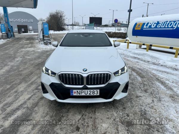Balts BMW 5 Series 2024 Tallina, ar dzinēja tilpumu 2.00 L un nobraukumu 183 tūkst. km par 42600 €, foto 9 vietnē AUTOMOTO.COM.LV