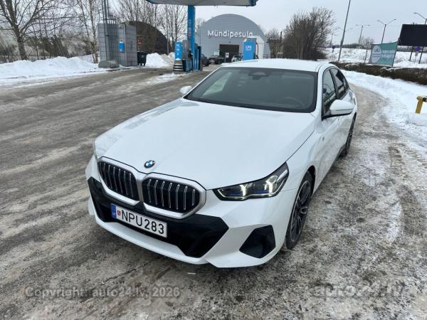 Balts BMW 5 Series 2024 Tallina, ar dzinēja tilpumu 2.00 L un nobraukumu 183 tūkst. km par 42600 €, foto 10 vietnē AUTOMOTO.COM.LV