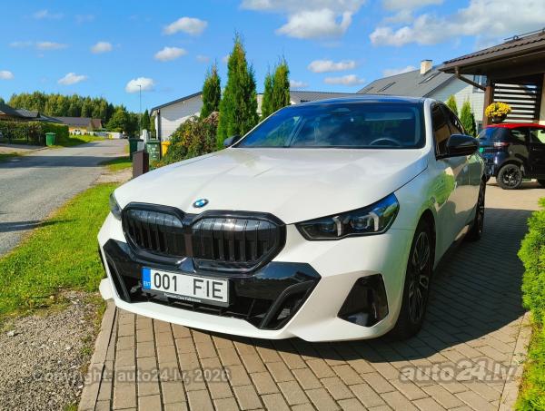 BMW 5 Series 2024 in Tallinn on AUTOMOTO.COM.LV White BMW 5 Series 2024 in Tallinn, with an engine capacity of 2.00 L and mileage of 36 thousand km for 58000 €, photo 3 on AUTOMOTO.COM.LV