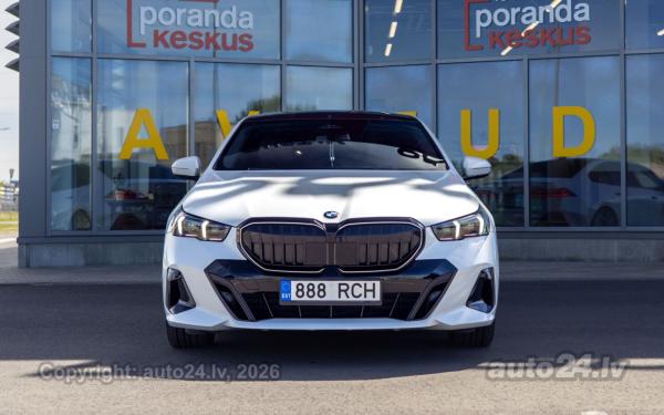 Balts BMW 5 Series 2025 Tallina, ar dzinēja tilpumu 3.00 L un nobraukumu 32 tūkst. km par 79990 €, foto 2 vietnē AUTOMOTO.COM.LV
