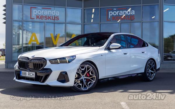 Balts BMW 5 Series 2025 Tallina, ar dzinēja tilpumu 3.00 L un nobraukumu 32 tūkst. km par 79990 €, foto 3 vietnē AUTOMOTO.COM.LV