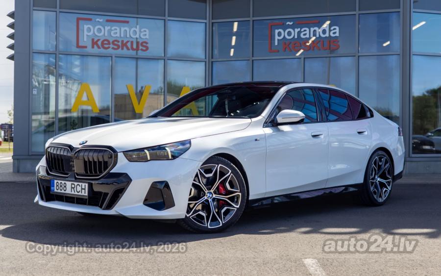 Balts BMW 5 Series 2025 Tallina, ar dzinēja tilpumu 3.00 L un nobraukumu 32 tūkst. km par 79990 €, foto 4 vietnē AUTOMOTO.COM.LV