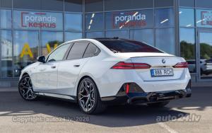 Balts BMW 5 Series 2025 Tallina, ar dzinēja tilpumu 3.00 L un nobraukumu 32 tūkst. km par 79990 €, foto 6 vietnē AUTOMOTO.COM.LV