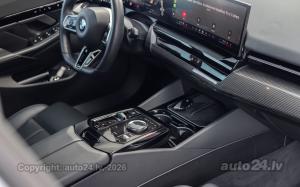 Balts BMW 5 Series 2025 Tallina, ar dzinēja tilpumu 3.00 L un nobraukumu 32 tūkst. km par 79990 €, foto 12 vietnē AUTOMOTO.COM.LV