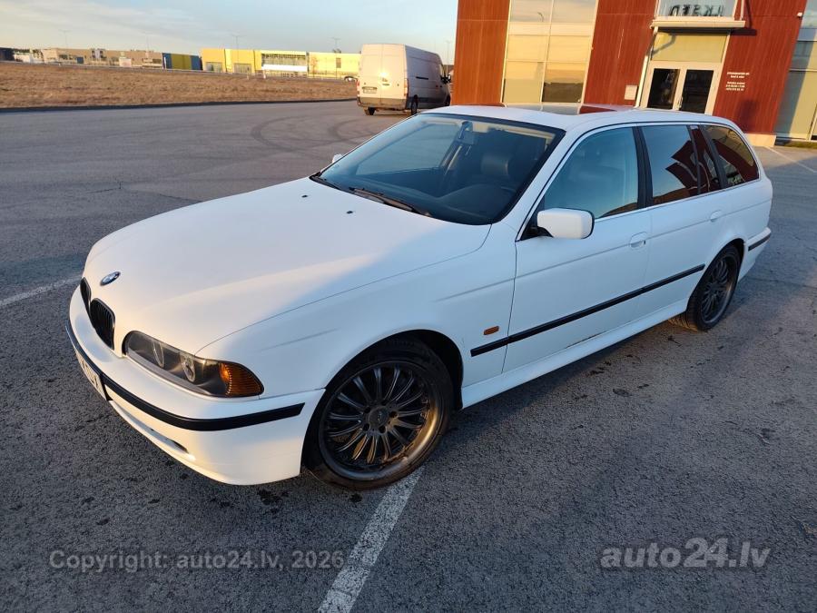 White BMW 5 Series 2000 in Tallinn, with an engine capacity of 2.50 L and mileage of 304 thousand km for 3300 €, photo 3 on AUTOMOTO.COM.LV