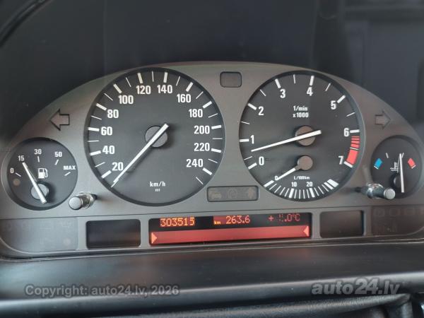 Balts BMW 5 Series 2000 Tallina, ar dzinēja tilpumu 2.50 L un nobraukumu 304 tūkst. km par 3300 €, foto 6 vietnē AUTOMOTO.COM.LV