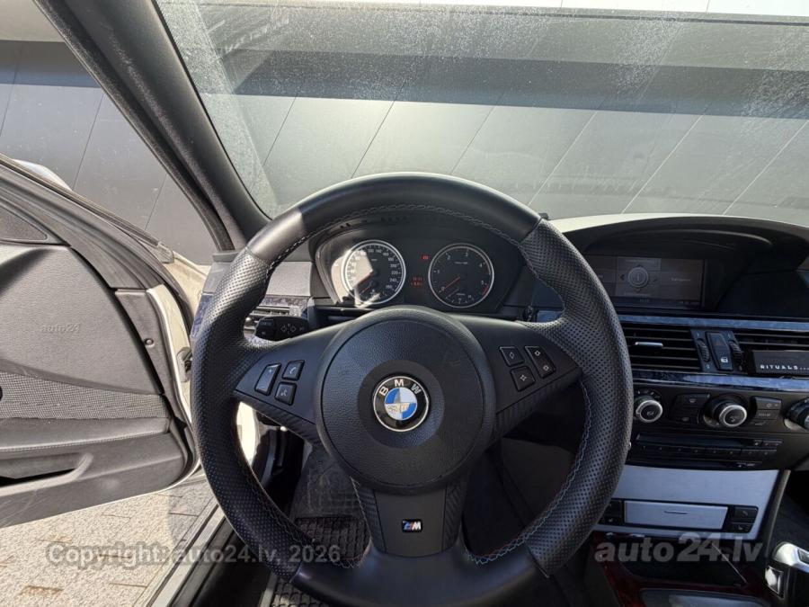 Balts BMW 5 Series 2008 Tallina, ar dzinēja tilpumu 3.00 L un nobraukumu 403 tūkst. km par 8499 €, foto 9 vietnē AUTOMOTO.COM.LV