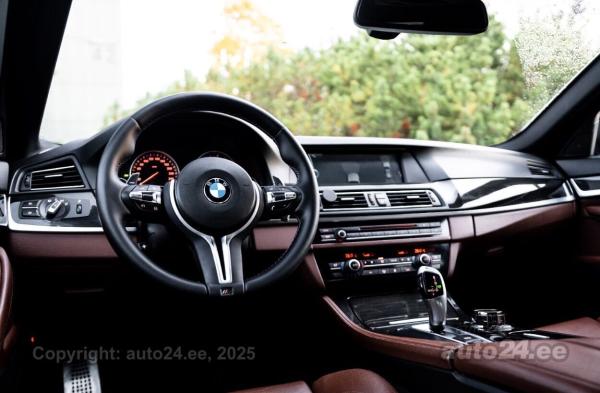 Balts BMW 5 Series 2010 Tallina, ar dzinēja tilpumu 3.00 L un nobraukumu 400 tūkst. km par 9500 €, foto 11 vietnē AUTOMOTO.COM.LV