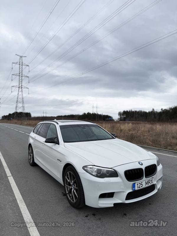 Balts BMW 5 Series 2013 Tallina, ar dzinēja tilpumu 3.00 L un nobraukumu 264 tūkst. km par 12600 €, foto 3 vietnē AUTOMOTO.COM.LV