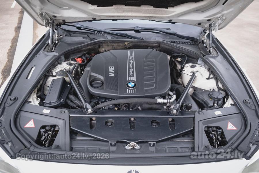 White BMW 5 Series 2013 in Tartu, with an engine capacity of 3.00 L and mileage of 288 thousand km for 12999 €, photo 25 on AUTOMOTO.COM.LV