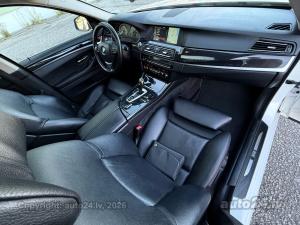 Balts BMW 5 Series 2013 Tartu, ar dzinēja tilpumu 3.00 L un nobraukumu 301 tūkst. km par 10499 €, foto 18 vietnē AUTOMOTO.COM.LV
