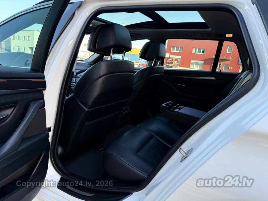 Balts BMW 5 Series 2013 Tartu, ar dzinēja tilpumu 3.00 L un nobraukumu 301 tūkst. km par 10499 €, foto 21 vietnē AUTOMOTO.COM.LV