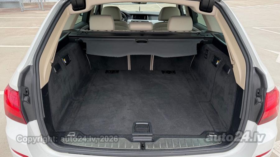 White BMW 5 Series 2016 in Tallinn, with an engine capacity of 3.00 L and mileage of 317 thousand km for 14300 €, photo 12 on AUTOMOTO.COM.LV