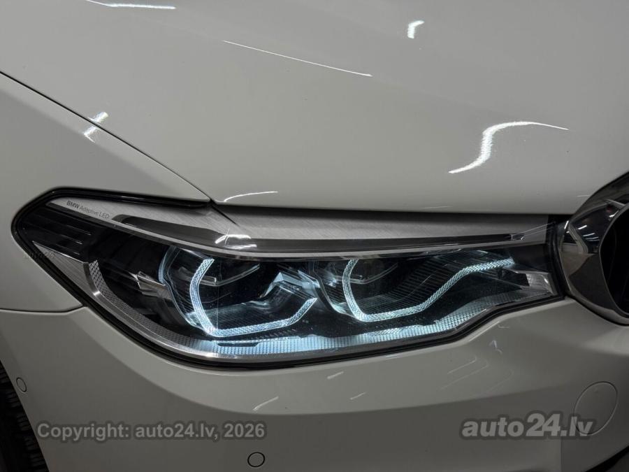 Balts BMW 5 Series 2017 Tallina, ar dzinēja tilpumu 3.00 L un nobraukumu 240 tūkst. km par 21490 €, foto 7 vietnē AUTOMOTO.COM.LV