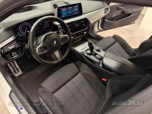 Balts BMW 5 Series 2017 Tallina, ar dzinēja tilpumu 3.00 L un nobraukumu 240 tūkst. km par 21490 €, foto 8 vietnē AUTOMOTO.COM.LV