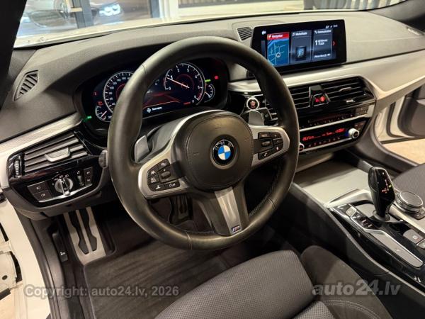 White BMW 5 Series 2017 in Tallinn, with an engine capacity of 3.00 L and mileage of 240 thousand km for 21490 €, photo 9 on AUTOMOTO.COM.LV