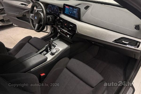 White BMW 5 Series 2017 in Tallinn, with an engine capacity of 3.00 L and mileage of 240 thousand km for 21490 €, photo 11 on AUTOMOTO.COM.LV