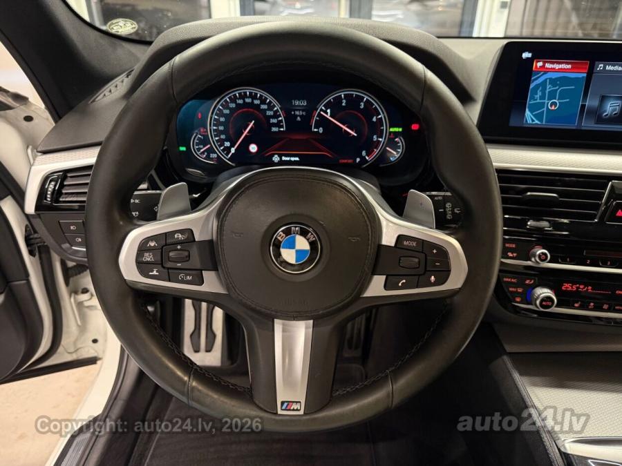Balts BMW 5 Series 2017 Tallina, ar dzinēja tilpumu 3.00 L un nobraukumu 240 tūkst. km par 21490 €, foto 16 vietnē AUTOMOTO.COM.LV