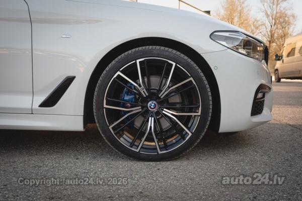 White BMW 5 Series 2017 in Tartu, with an engine capacity of 3.00 L and mileage of 176 thousand km for 25700 €, photo 9 on AUTOMOTO.COM.LV