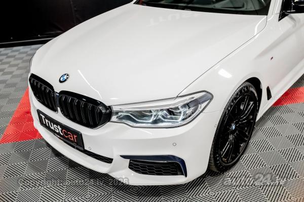 White BMW 5 Series 2017 in Parnu, with an engine capacity of 3.00 L and mileage of 190 thousand km for 24950 €, photo 3 on AUTOMOTO.COM.LV