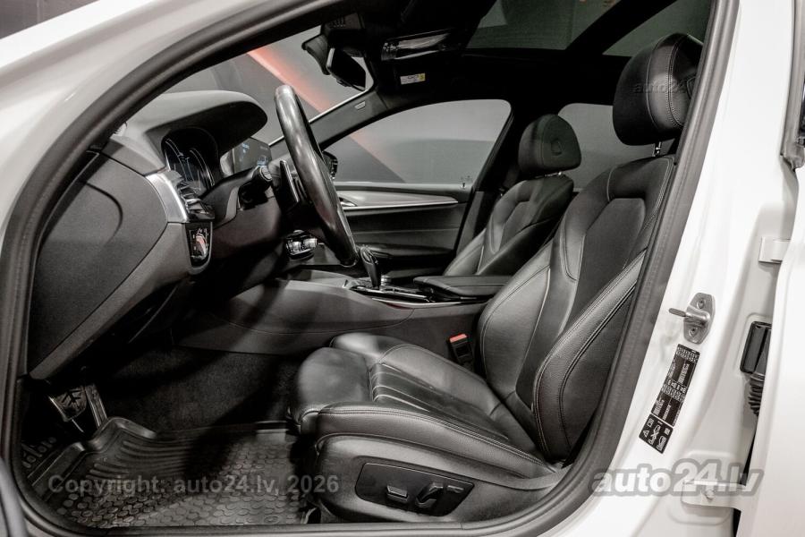 Balts BMW 5 Series 2017 Pērnava, ar dzinēja tilpumu 3.00 L un nobraukumu 190 tūkst. km par 24950 €, foto 13 vietnē AUTOMOTO.COM.LV