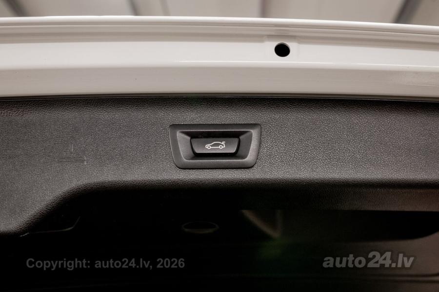 Balts BMW 5 Series 2017 Pērnava, ar dzinēja tilpumu 3.00 L un nobraukumu 190 tūkst. km par 24950 €, foto 24 vietnē AUTOMOTO.COM.LV