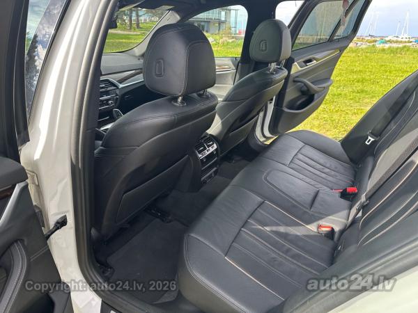 White BMW 5 Series 2017 in Tallinn, with an engine capacity of 3.00 L and mileage of 175 thousand km for 22500 €, photo 9 on AUTOMOTO.COM.LV