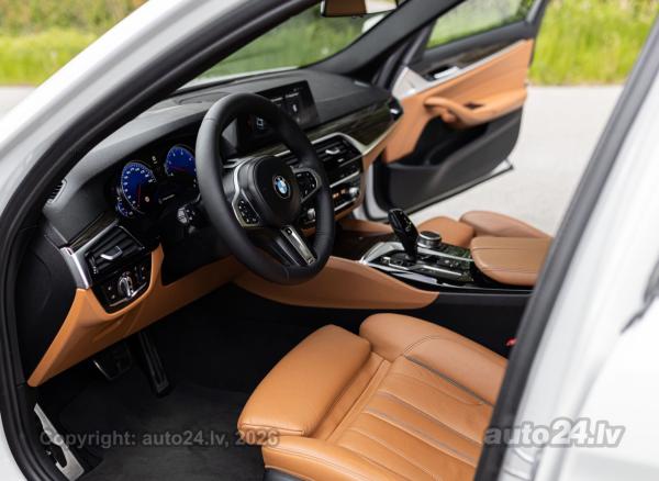 White BMW 5 Series 2017 in Tallinn, with an engine capacity of 3.00 L and mileage of 240 thousand km for 20900 €, photo 9 on AUTOMOTO.COM.LV