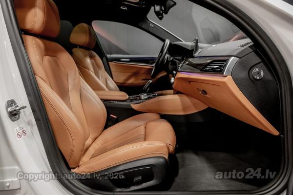 Balts BMW 5 Series 2017 Pērnava, ar dzinēja tilpumu 3.00 L un nobraukumu 182 tūkst. km par 21500 €, foto 10 vietnē AUTOMOTO.COM.LV