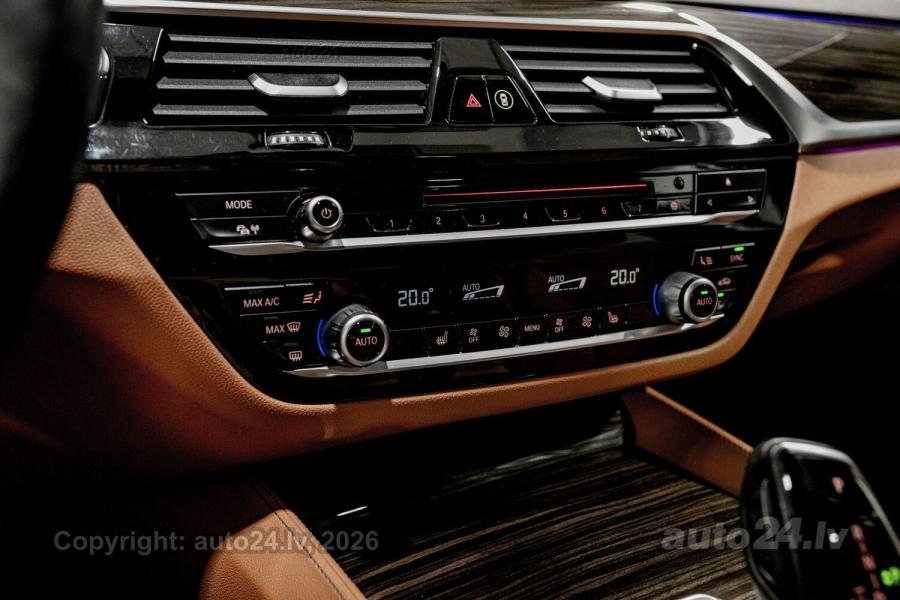 Balts BMW 5 Series 2017 Pērnava, ar dzinēja tilpumu 3.00 L un nobraukumu 182 tūkst. km par 21500 €, foto 29 vietnē AUTOMOTO.COM.LV