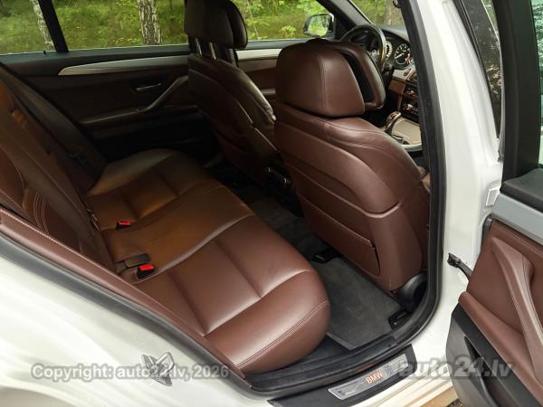 Balts BMW 5 Series 2017 Pērnava, ar dzinēja tilpumu 3.00 L un nobraukumu 257 tūkst. km par 13990 €, foto 11 vietnē AUTOMOTO.COM.LV