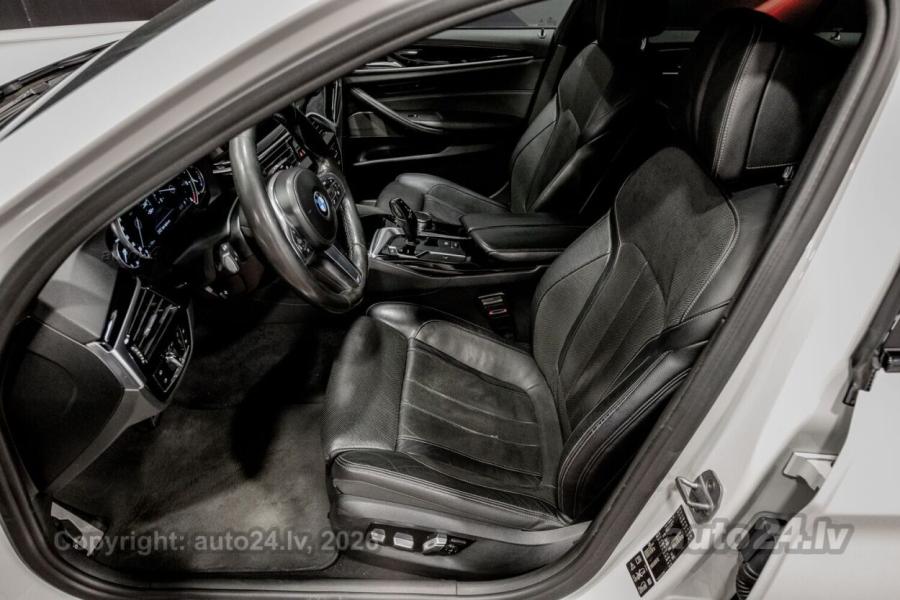 White BMW 5 Series 2018 in Parnu, with an engine capacity of 3.00 L and mileage of 348 thousand km for 14999 €, photo 11 on AUTOMOTO.COM.LV