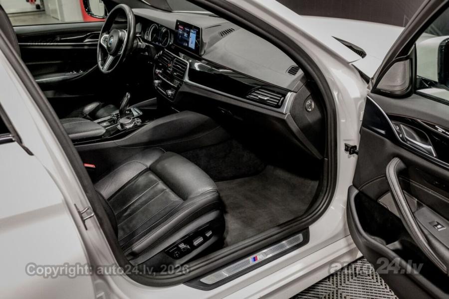 White BMW 5 Series 2018 in Parnu, with an engine capacity of 3.00 L and mileage of 348 thousand km for 14999 €, photo 13 on AUTOMOTO.COM.LV