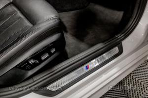 White BMW 5 Series 2018 in Parnu, with an engine capacity of 3.00 L and mileage of 348 thousand km for 14999 €, photo 22 on AUTOMOTO.COM.LV