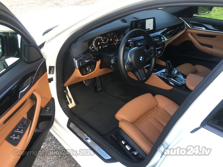 Balts BMW 5 Series 2018 Tallina, ar dzinēja tilpumu 3.00 L un nobraukumu 249 tūkst. km par 25555 €, foto 12 vietnē AUTOMOTO.COM.LV
