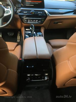 Balts BMW 5 Series 2018 Tallina, ar dzinēja tilpumu 3.00 L un nobraukumu 249 tūkst. km par 25555 €, foto 26 vietnē AUTOMOTO.COM.LV
