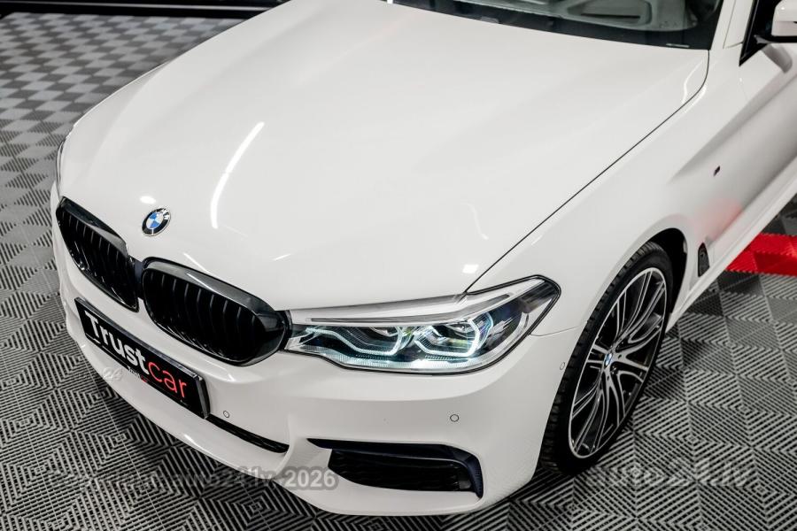 White BMW 5 Series 2018 in Parnu, with an engine capacity of 3.00 L and mileage of 238 thousand km for 22999 €, photo 4 on AUTOMOTO.COM.LV