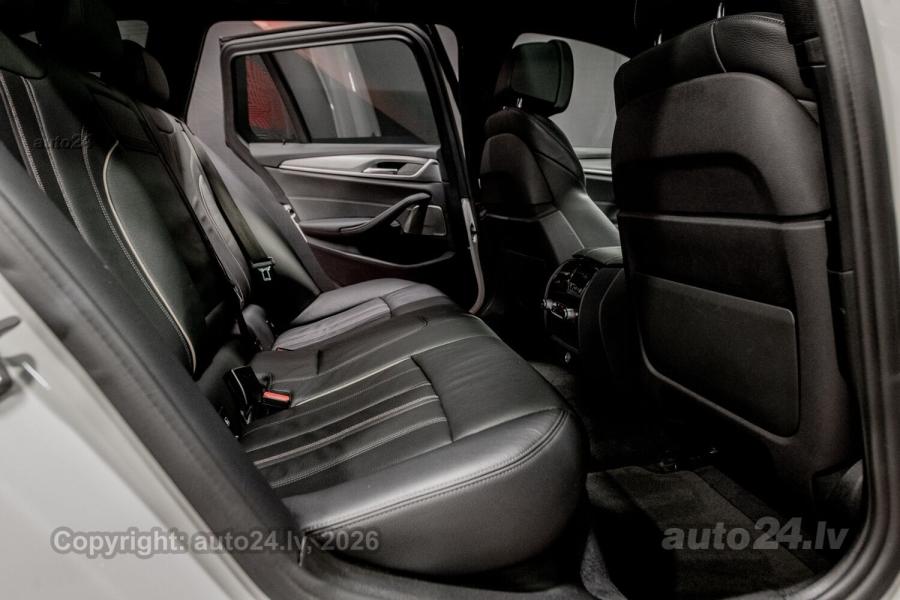 White BMW 5 Series 2018 in Parnu, with an engine capacity of 3.00 L and mileage of 238 thousand km for 22999 €, photo 15 on AUTOMOTO.COM.LV