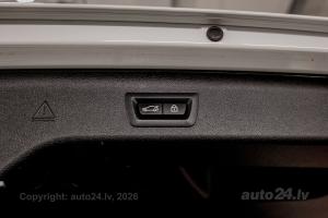 White BMW 5 Series 2018 in Parnu, with an engine capacity of 3.00 L and mileage of 238 thousand km for 22999 €, photo 22 on AUTOMOTO.COM.LV