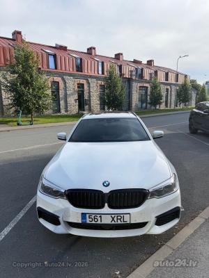 Balts BMW 5 Series 2019 Tallina, ar dzinēja tilpumu 3.00 L un nobraukumu 133 tūkst. km par 34000 €, foto  vietnē AUTOMOTO.COM.LV