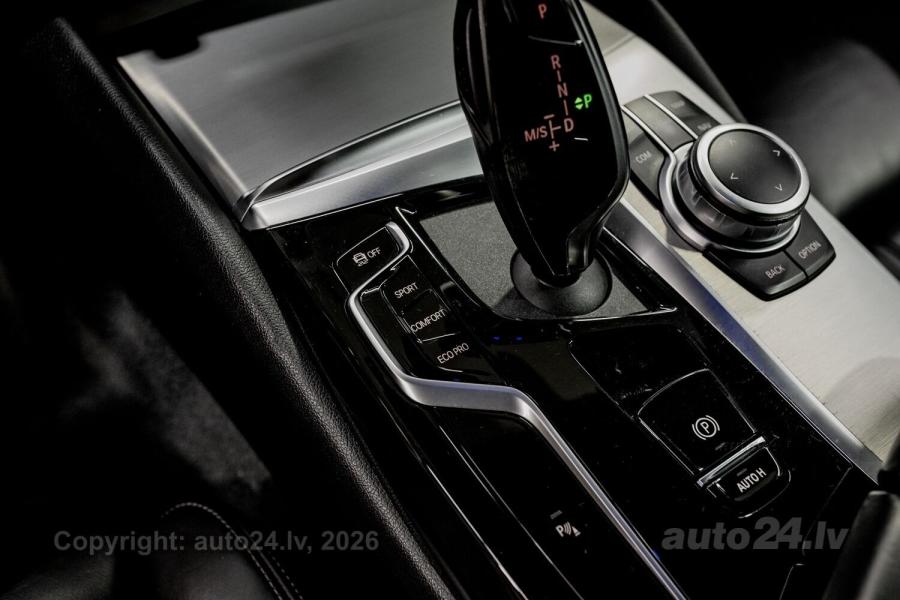 Balts BMW 5 Series 2020 Pērnava, ar dzinēja tilpumu 3.00 L un nobraukumu 237 tūkst. km par 23900 €, foto 28 vietnē AUTOMOTO.COM.LV