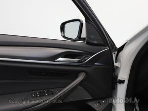White BMW 5 Series 2021 in Tallinn, with an engine capacity of 2.00 L and mileage of 133 thousand km for 31900 €, photo 12 on AUTOMOTO.COM.LV