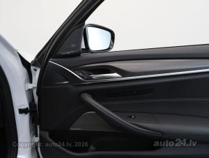 White BMW 5 Series 2021 in Tallinn, with an engine capacity of 2.00 L and mileage of 133 thousand km for 31900 €, photo 16 on AUTOMOTO.COM.LV