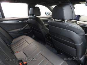 White BMW 5 Series 2021 in Tallinn, with an engine capacity of 2.00 L and mileage of 133 thousand km for 31900 €, photo 19 on AUTOMOTO.COM.LV